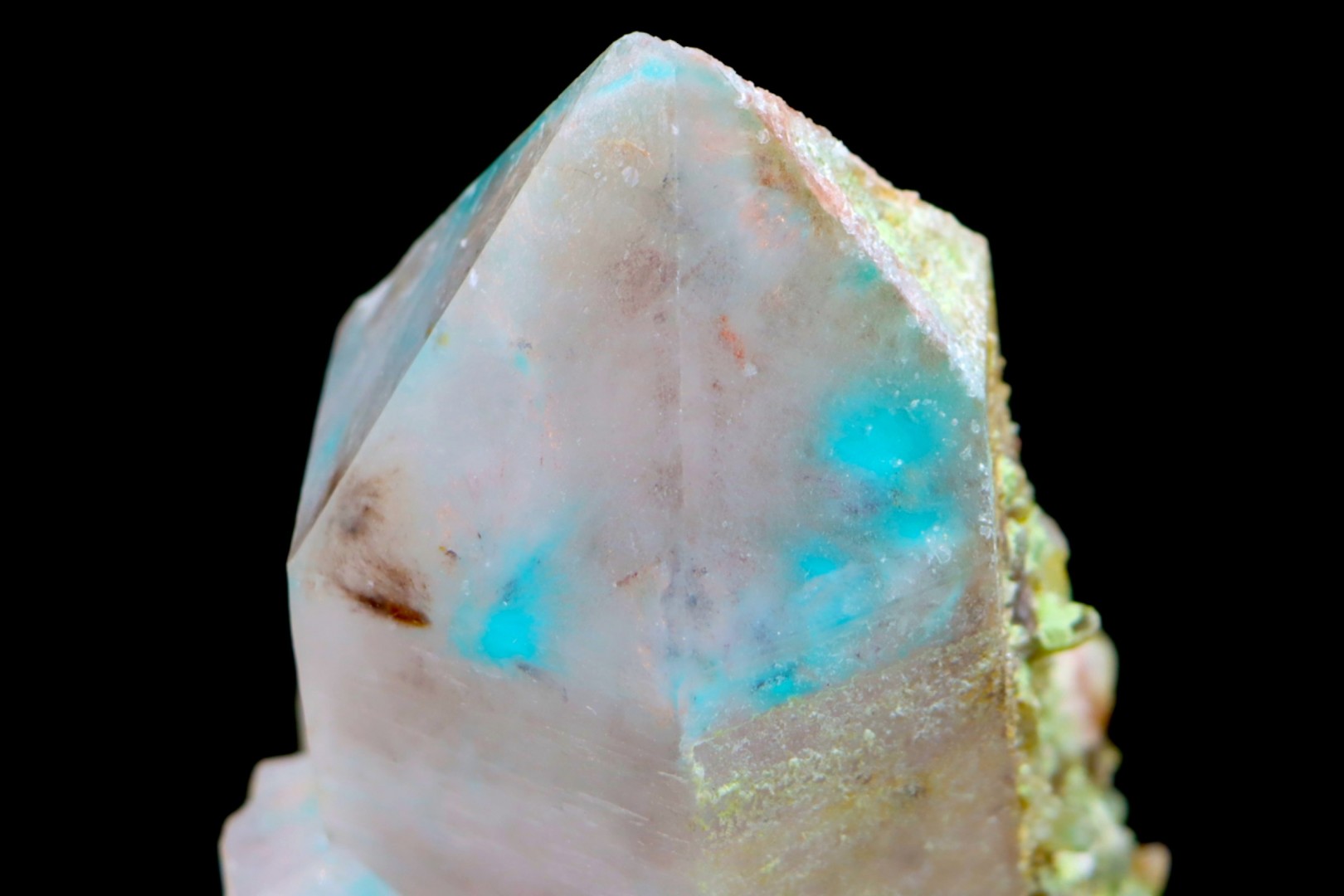 quartz with rare ajoite inclusion